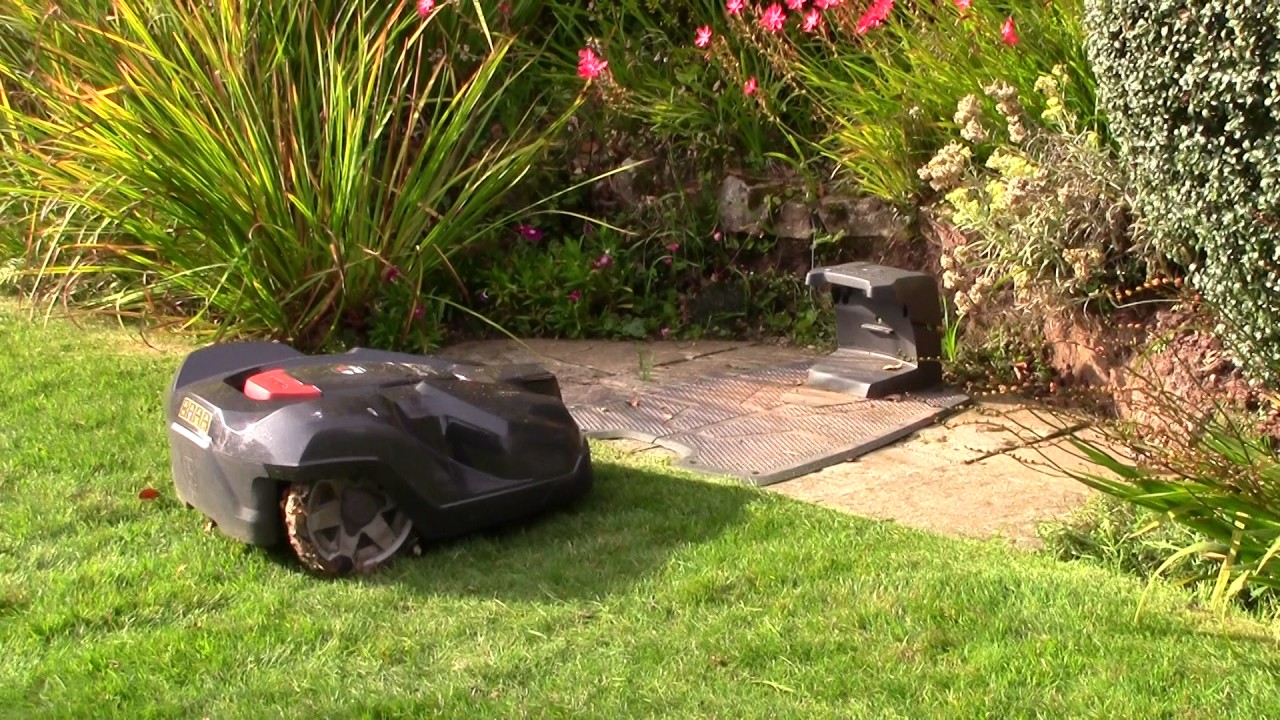 Automower 330x docking - YouTube