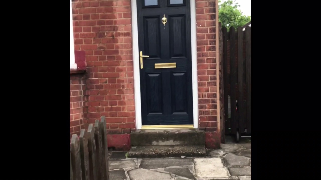 Going to the haunted Enfield house (conjuring 2) - YouTube