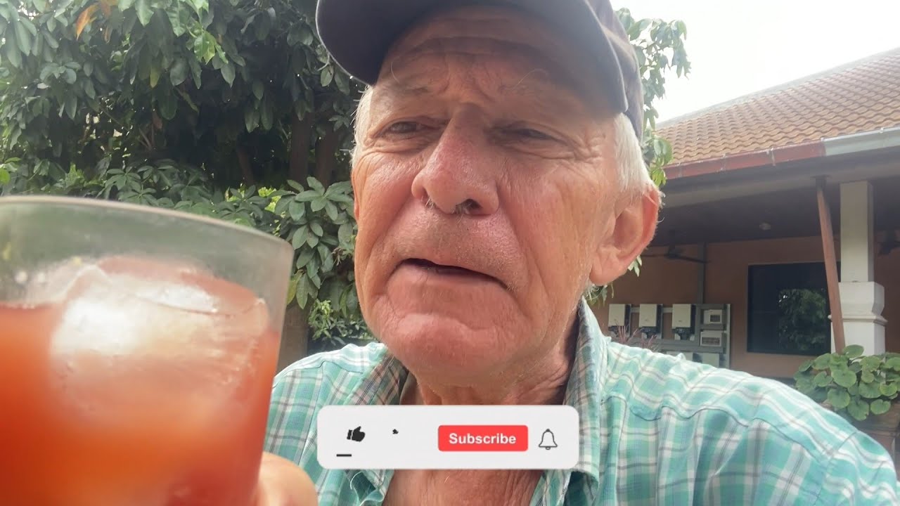 Making fake "Campari" without alcohol - YouTube