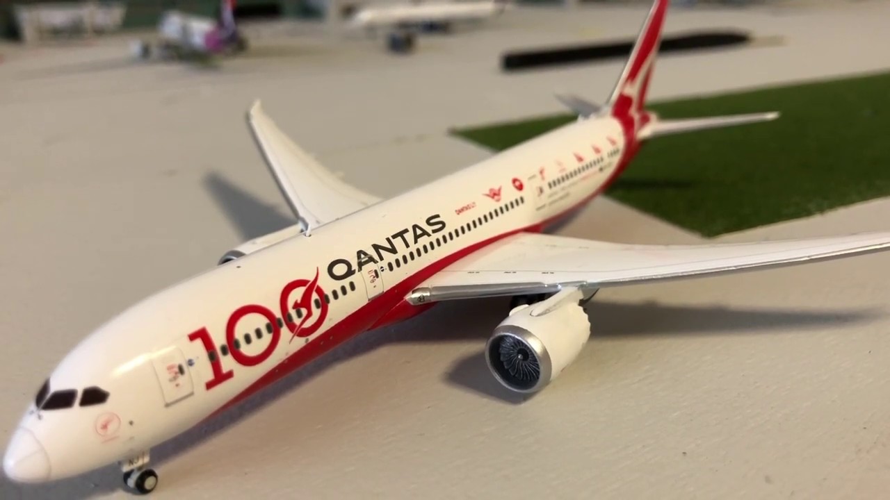 GeminiJets Qantas 100 Years 787-9 Livery Review - YouTube