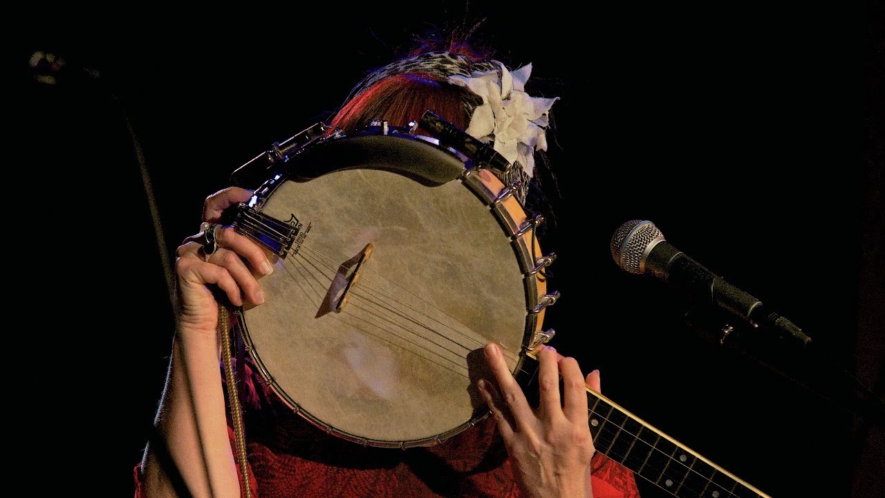 Folk Unlocked - Linda McRae Live - YouTube