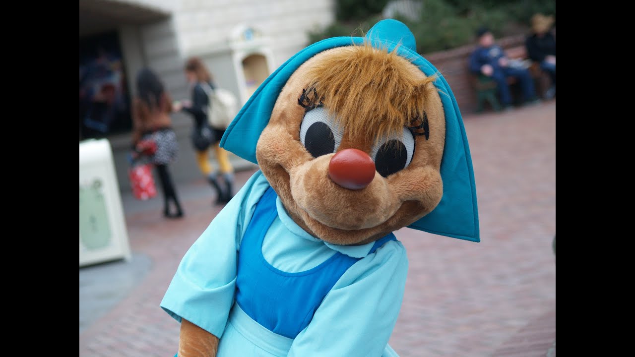 Weekend Update Pt. 1 | Perla | Fresh Baked Disney - YouTube