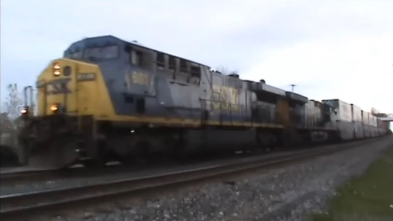 Oct 2012 Berea Ohio - CSX AC6000CW #681 & ES44AC #3009 - Intermodal ...