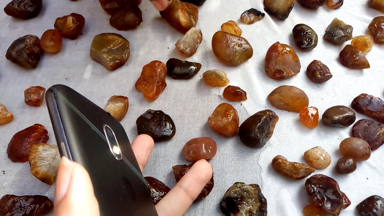 mostrando as pedras transparentes - YouTube