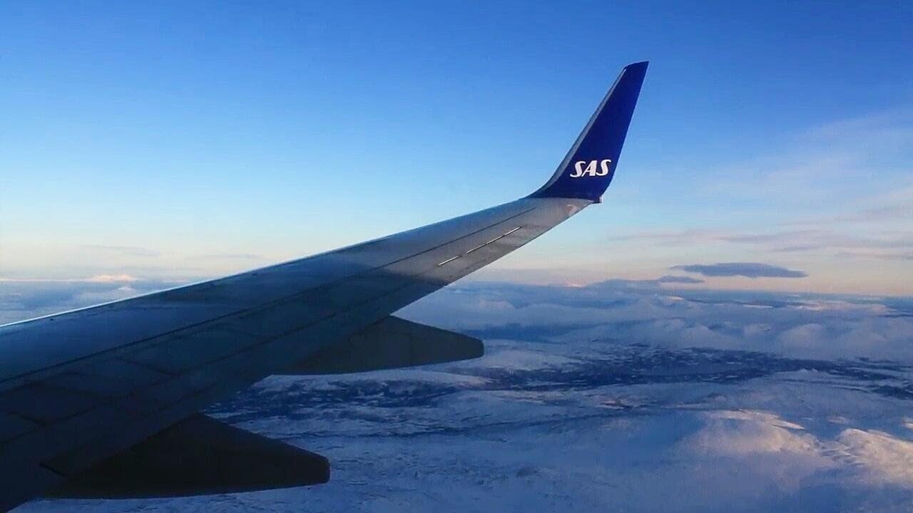SAS Scandinavian Airlines 737-800 Oslo-Trondheim Safety Takeoff ...