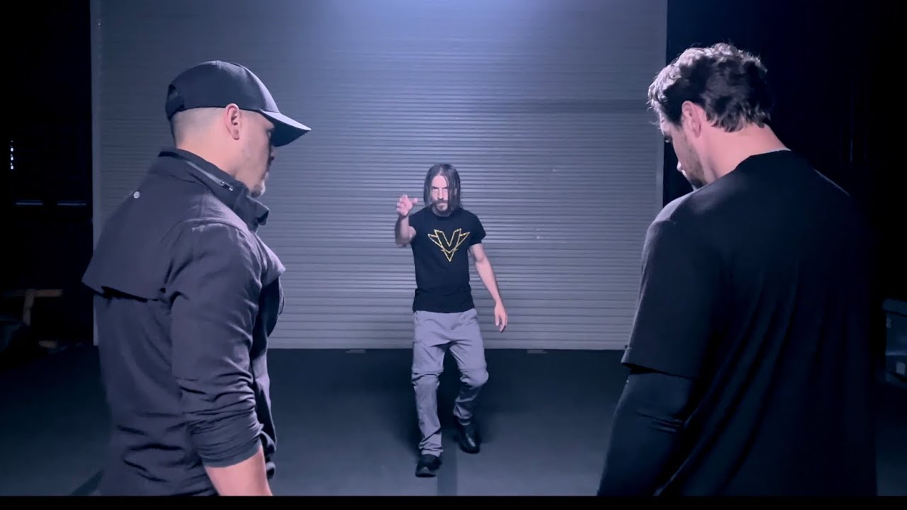 Stunt performers recreate INSANE fight scene from The Raid:Redemption ...