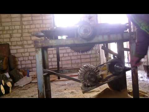 Запуск циркулярки от 220 без конденсатора пусковым двигателем.