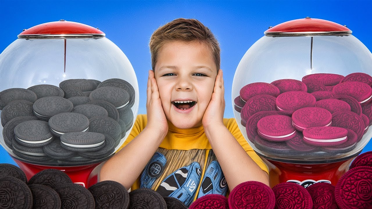 Goga Get Giant OREO Vending Machine - YouTube