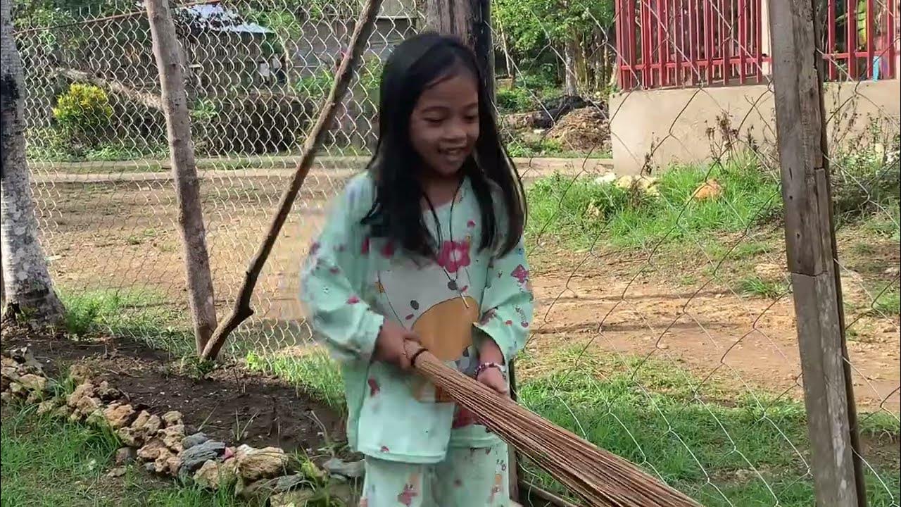 Tulong Daw Siya mag Walis - YouTube
