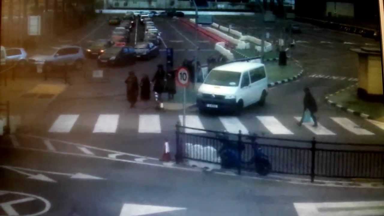 Gibraltar frontier queue - YouTube