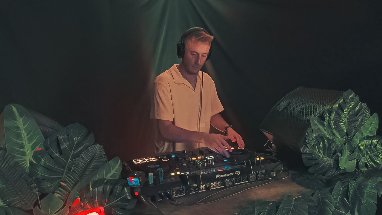 Warm-Up Session #002: with Elliot Ray ! 🎵 [Deep, Tech-House & Club ...