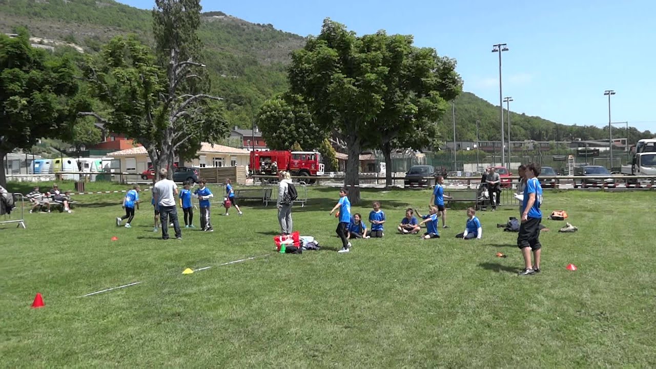 Lancer de vortex Kid athle Saint Vallier de Thiey Mai 2012.MTS - YouTube