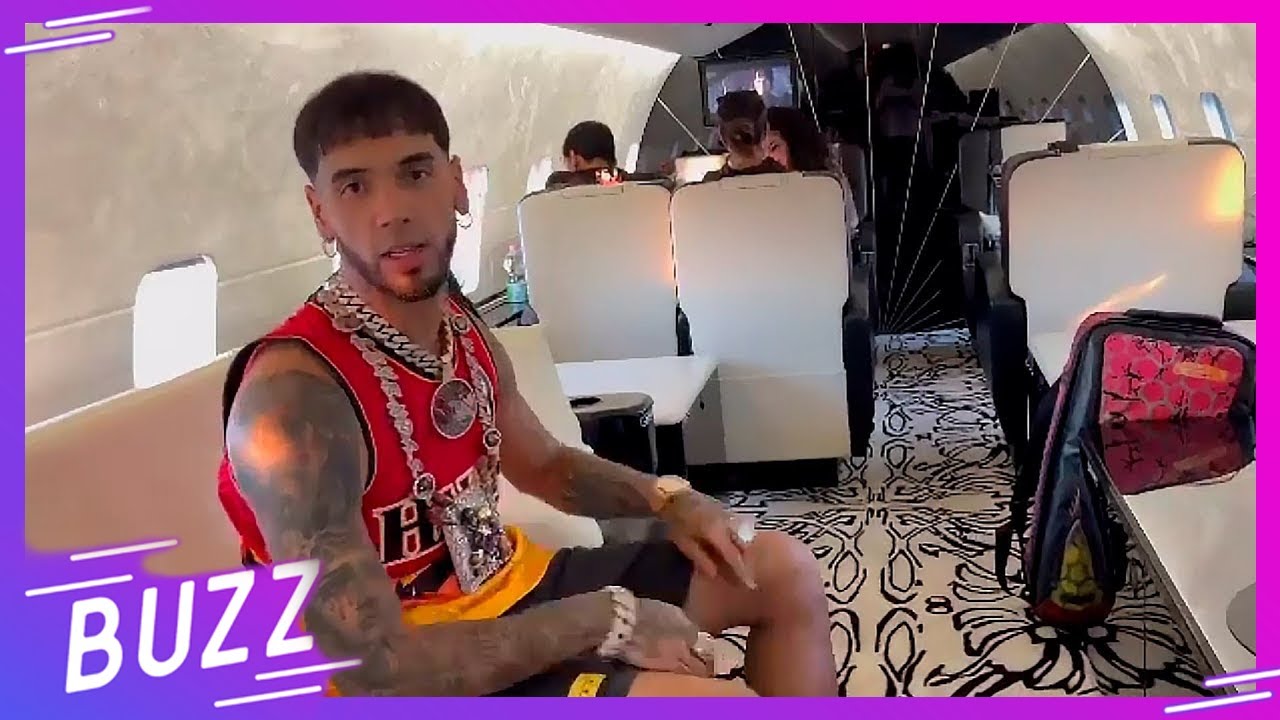 Así es por dentro el lujoso jet privado de Anuel | Buzz - YouTube