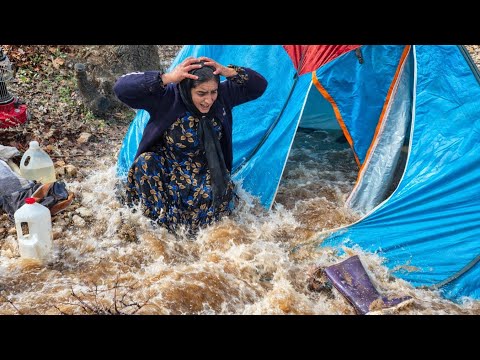 Yıkıcı bir sel, evsiz bir annenin eşyalarını nasıl yok etti?