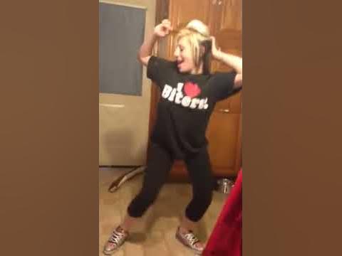 White Girl Twerk - YouTube