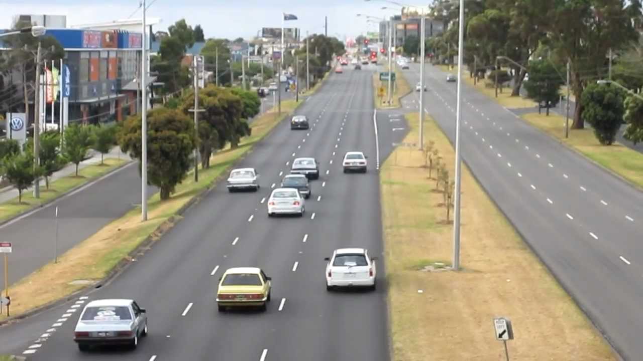 Cars on Nepean Highway at Moorabbin - YouTube