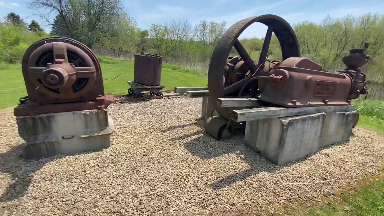 Exploring the Bottom of the Merry Christmas Mine Hill - YouTube