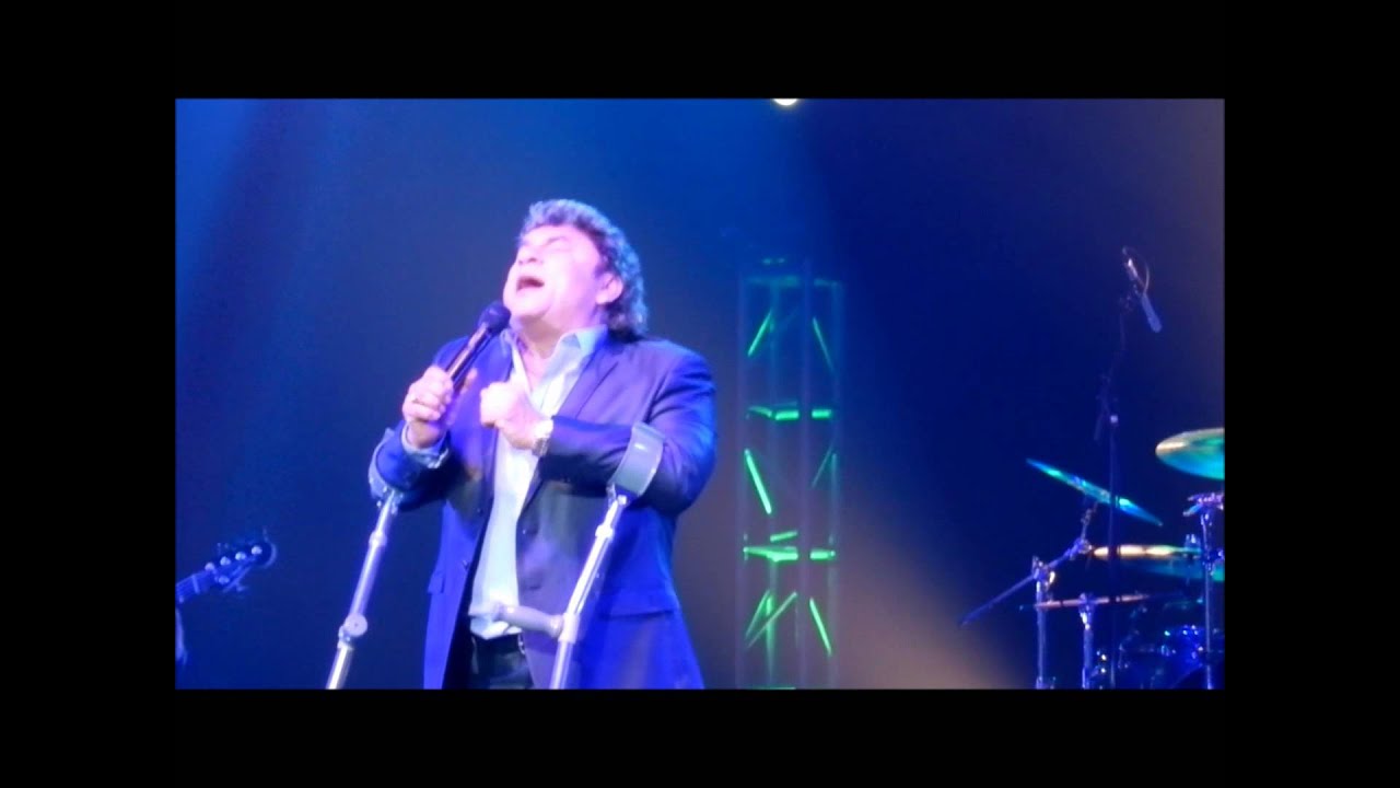 Los Yonic's cantando en vivo Un dolor en Primm, NV - YouTube