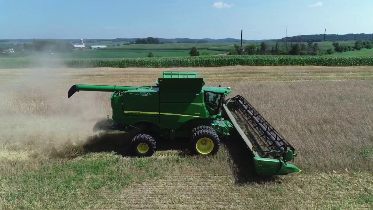 John Deere S770 Combine in action! - YouTube