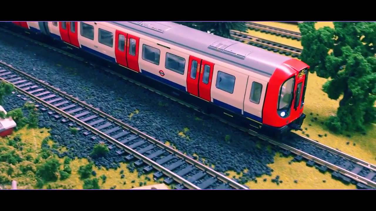 London Underground (Tube) S Stock Bachman OO Model - YouTube