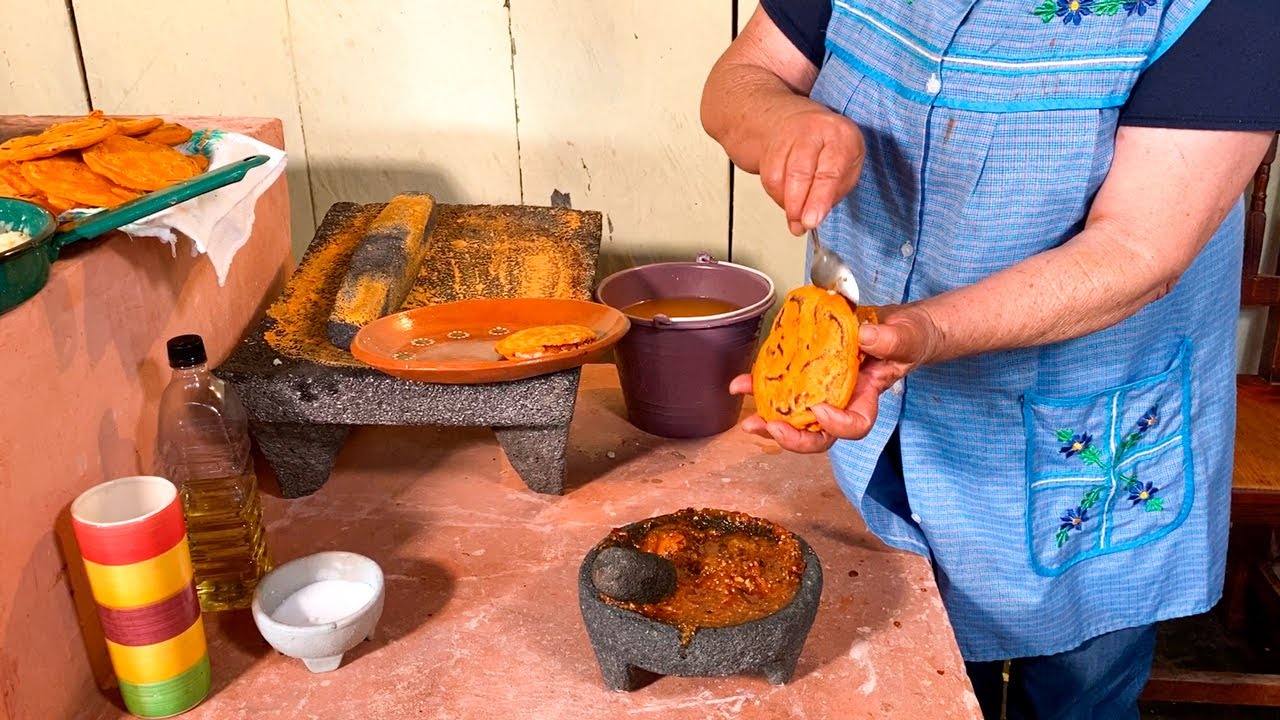 Gorditas Enchiladas en Comal De Mi Rancho A Tu Cocina - YouTube