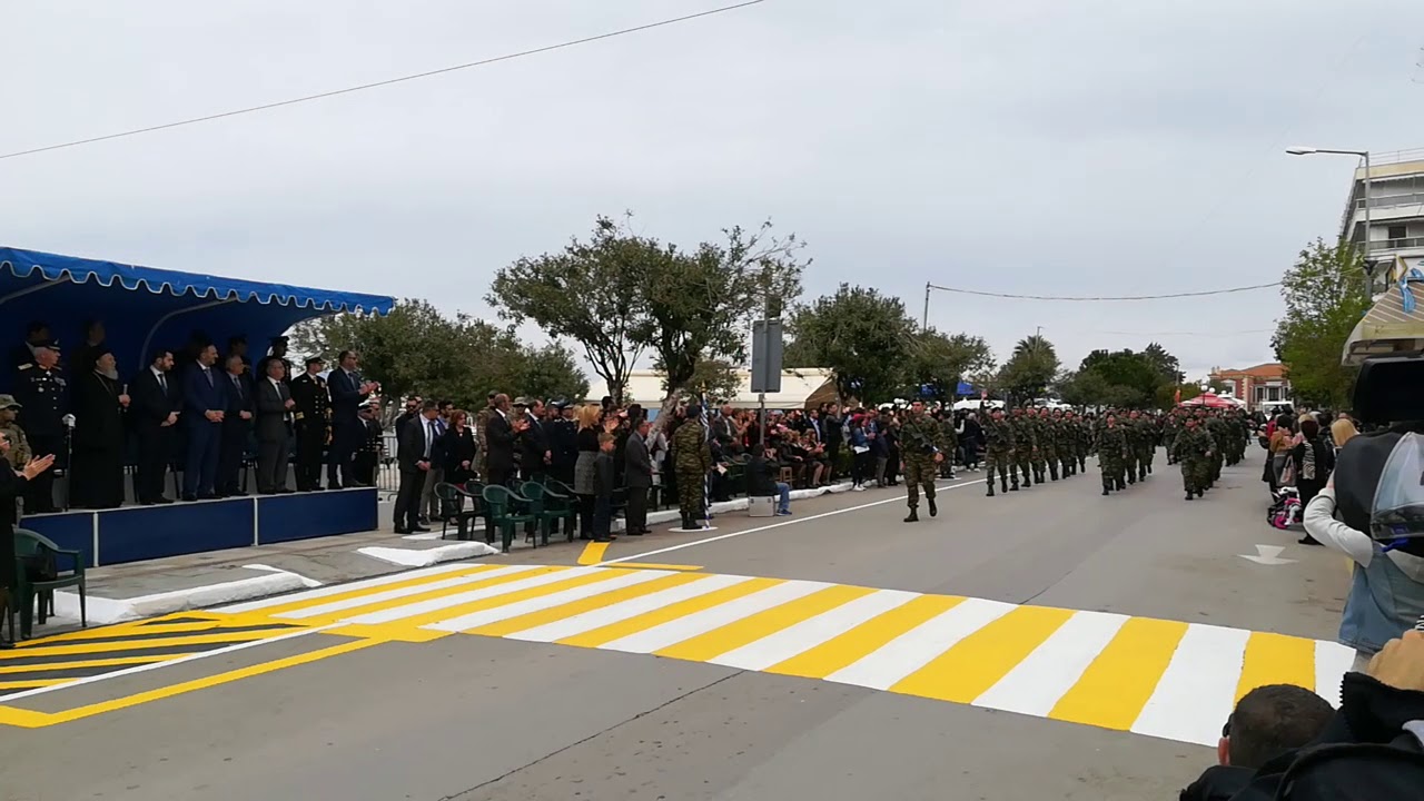 Στρατιωτική παρέλαση - Χαλκίδα (25η Μαρτίου 2018) - YouTube