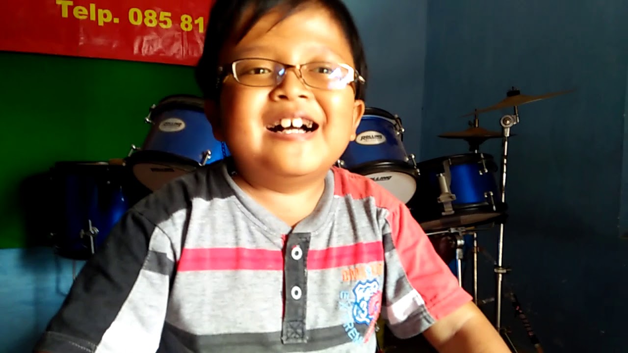 Mencoba untuk bwrkonfirmasi dengan trio saputra - YouTube