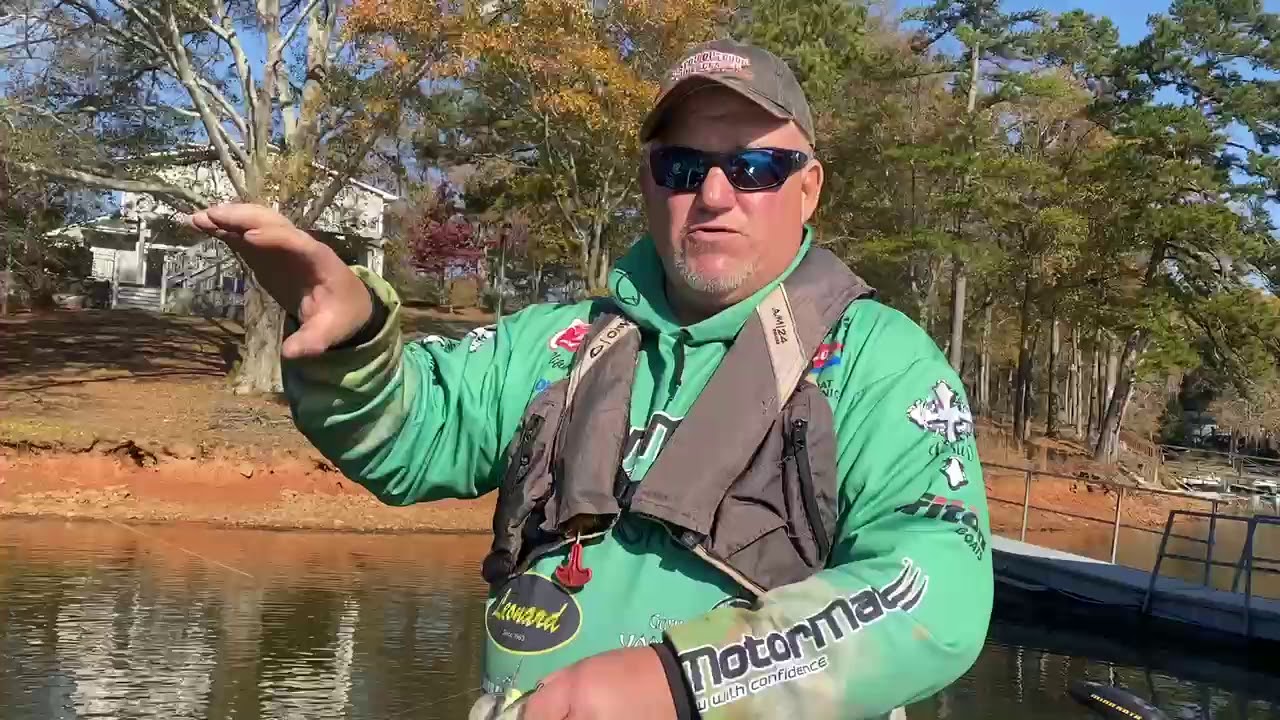 Lake Hartwell Bass Wintertime Patterns With Clifton Bradley - YouTube