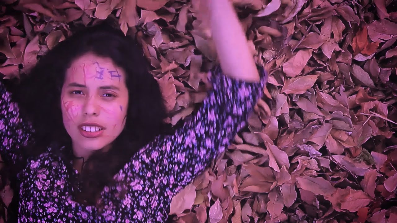 Stacy Martinez -Trátame Bien (Video Oficial) - YouTube