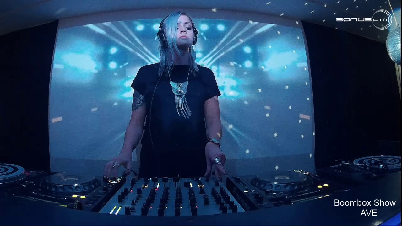 Ave @ Boombox Show 30/08/2018 Part 1/2 - YouTube