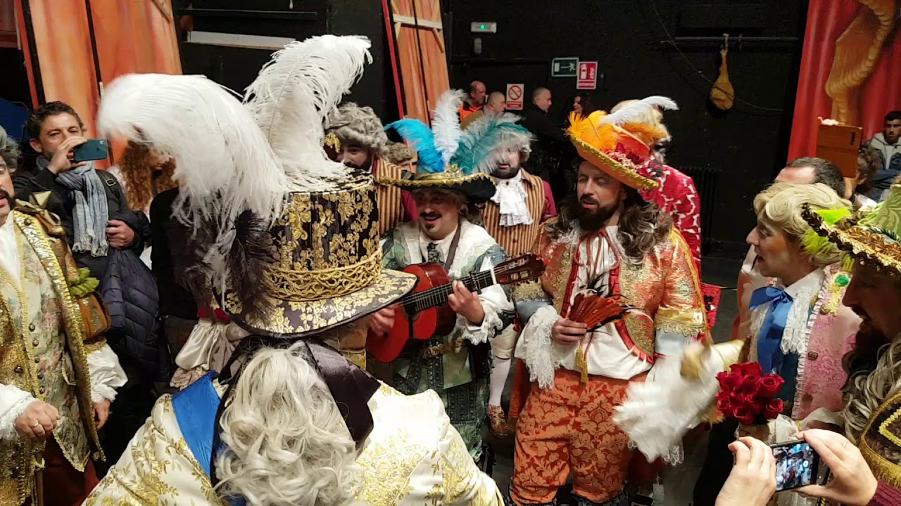 LA CHUSMA SELECTA - Calentando voces antes de cantar en preliminares ...