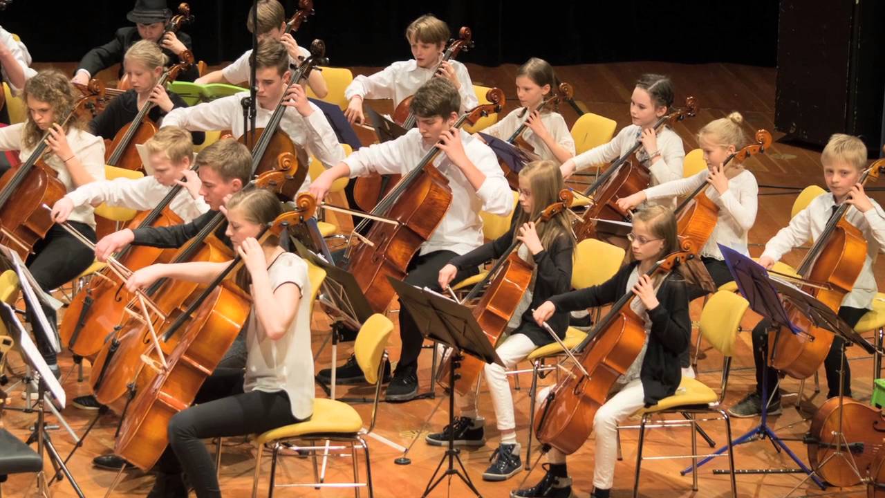 Layla (Clapton) Celloversum 2016 RMS Cello Big Band - YouTube