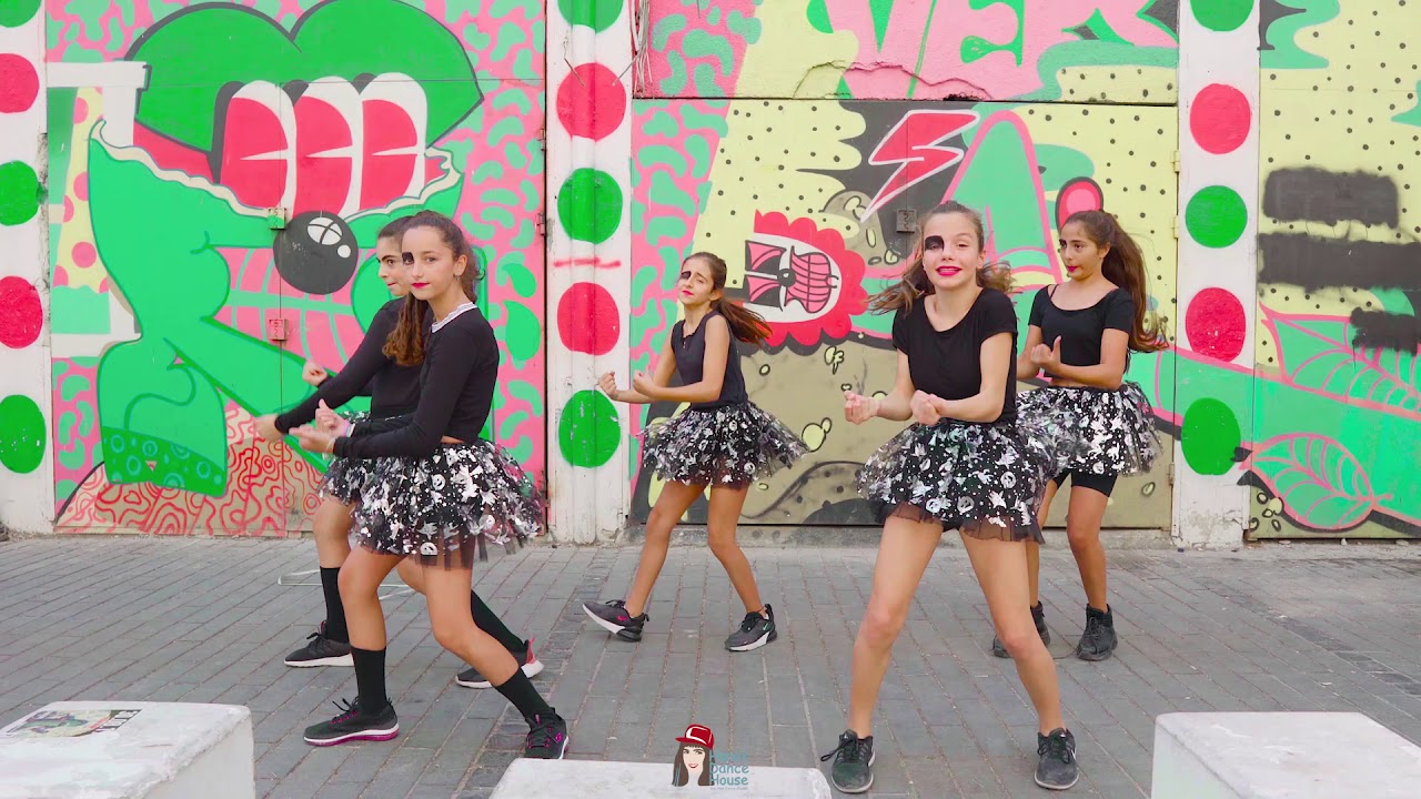 Spooky Scary Skeletons / Dance video - YouTube