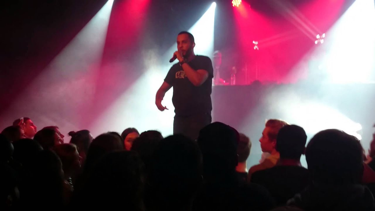 Disiz - Rap Genius LIVE @ CHARLEVILLE-MÉZIÈRES - YouTube