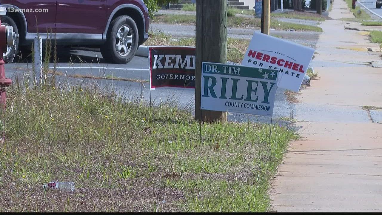 VERIFY: No, you can't put campaign signs in right-of-way - YouTube