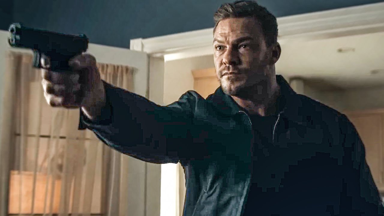 Jack Reacher Confronts A CORRUPT Cop | Reacher Season 2 - YouTube