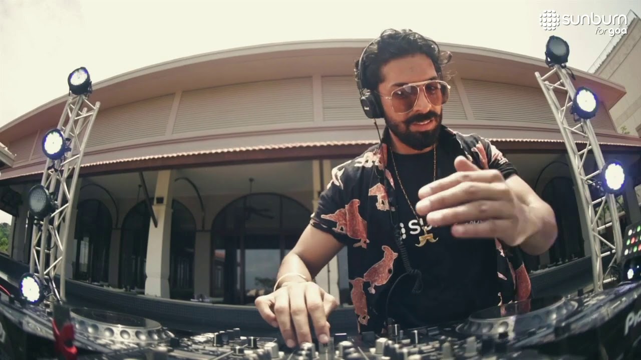 Deepesh Sharma Live Stream for Sunburn Festival - YouTube