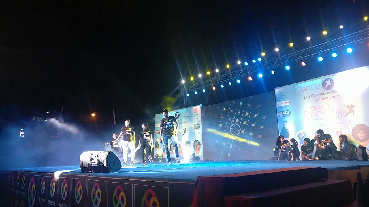 Creative stage light anil7447770440(3) - YouTube