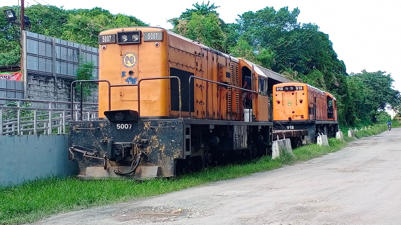 PNR DEL 5007 With DEL 918 From Caloocan Workshop To Tutuban - YouTube