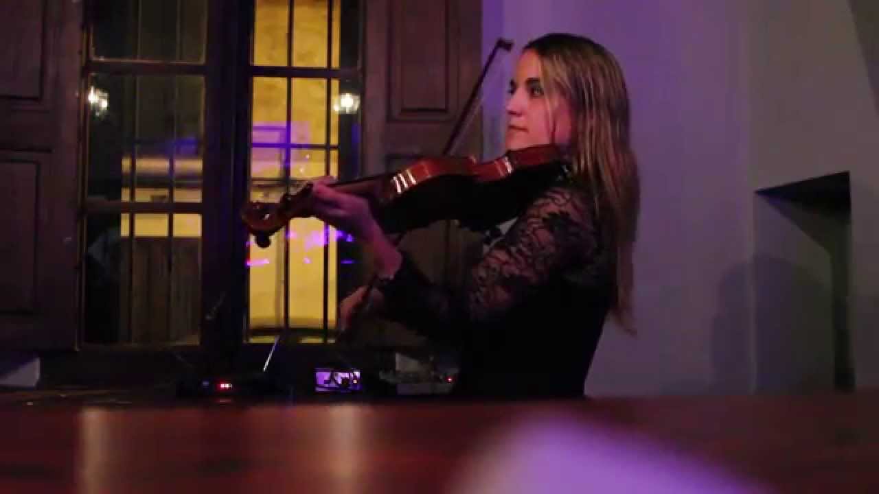 Raquel Cabello, Crazy, Gnarls Barkley violin cover at The Moonshiner ...