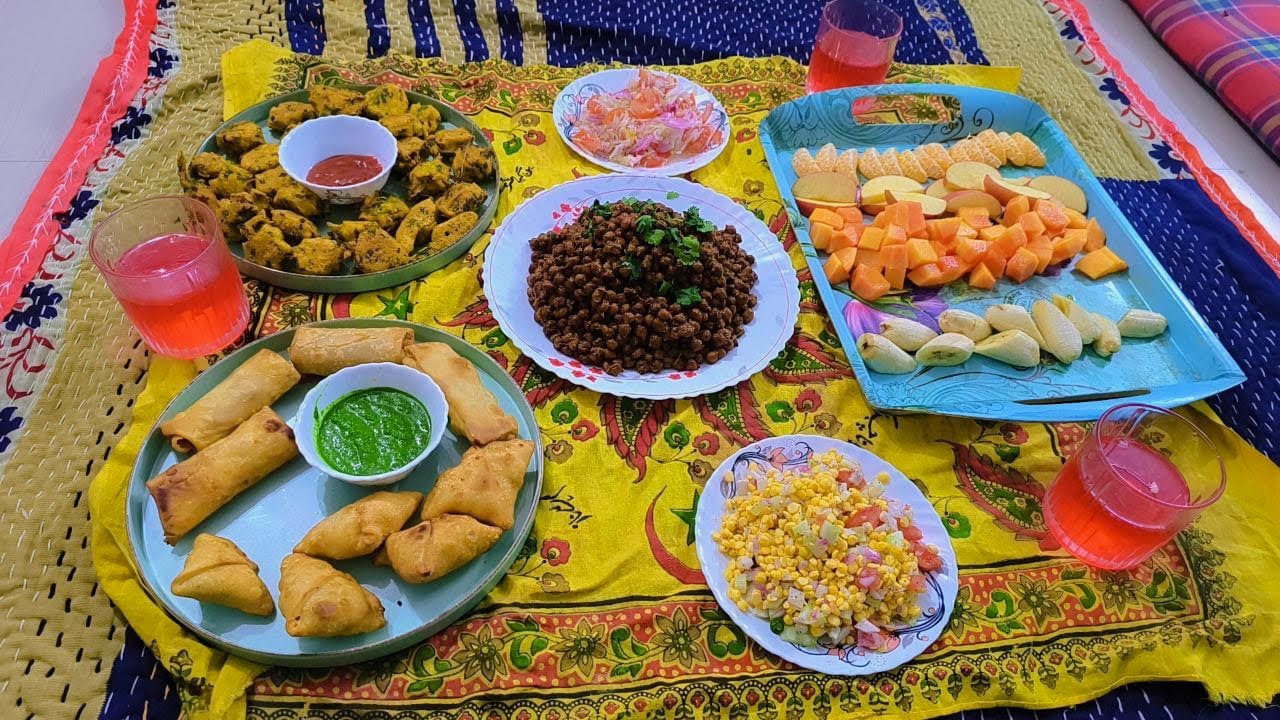 RAMADAN KAREEM || SPRING ROLL OR SAMOSA BANAYI #ramdankareem #trending ...