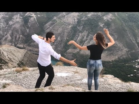 2020 Лезгинка С Красавицей Из Дагестана Чеченская Песня 2020 Lezginka ALISHKA AZARINA (Дубки)