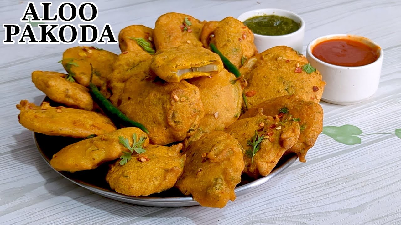 Aloo Pakora | Crispy Aloo Ke Pakode | Easy And Quick Potato Snacks ...