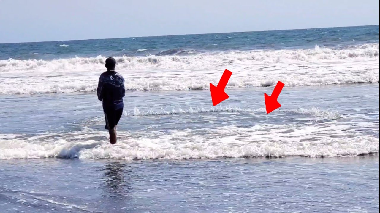 en la mera orilla del mar las atrapó con la atarraya - YouTube