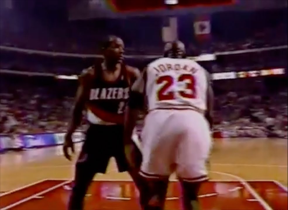 michael-jordan-locks-down-clyde-drexler-1992-finals-game-6-youtube