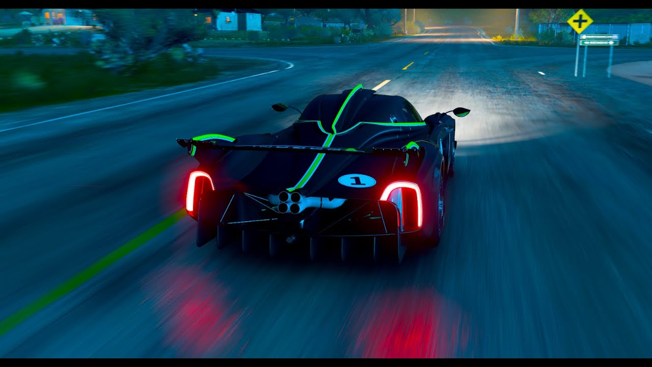 10 Full Minutes Of Pagani Huayra R FH5 - YouTube