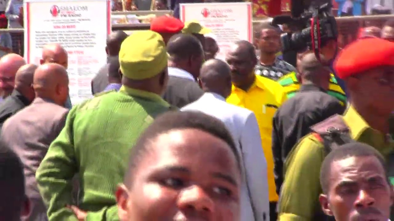 Yesu niyeye yule, jana leo na hata milele - YouTube