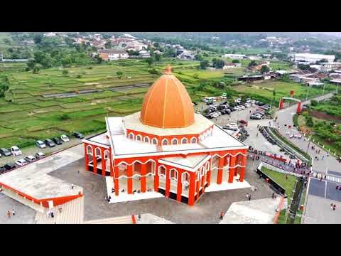 masjid merah pandaan pasuruan - YouTube