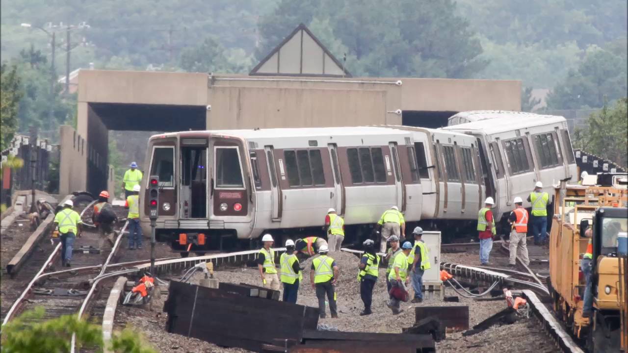 Exclusive Audio of DC Metro train derailing outside East Falls Church ...