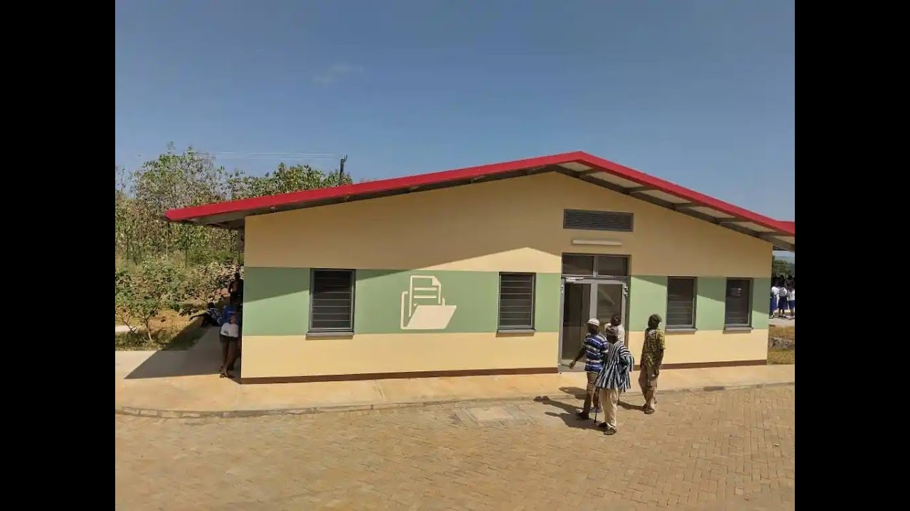 Akufo-Addo inaugurates Agenda 111 Hospital at Drobonso. Vote for NPP to ...